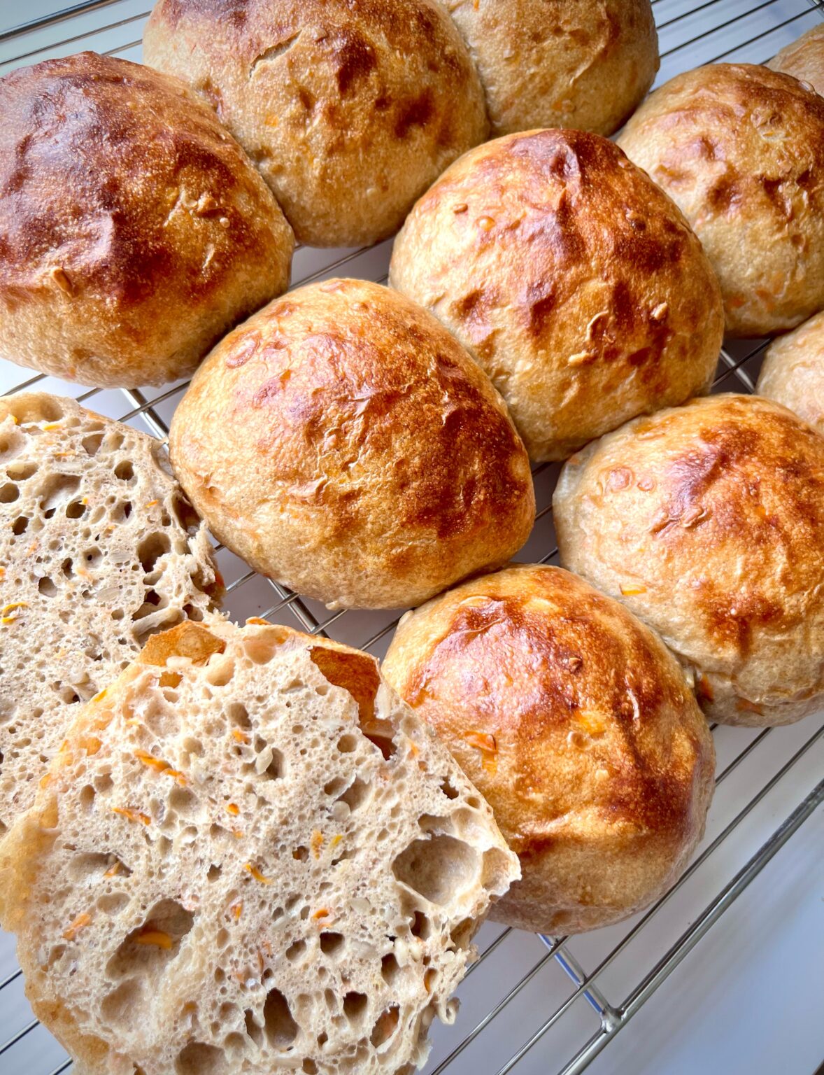 De bedste gulerodsboller med surdej - Surdejsentusiasten